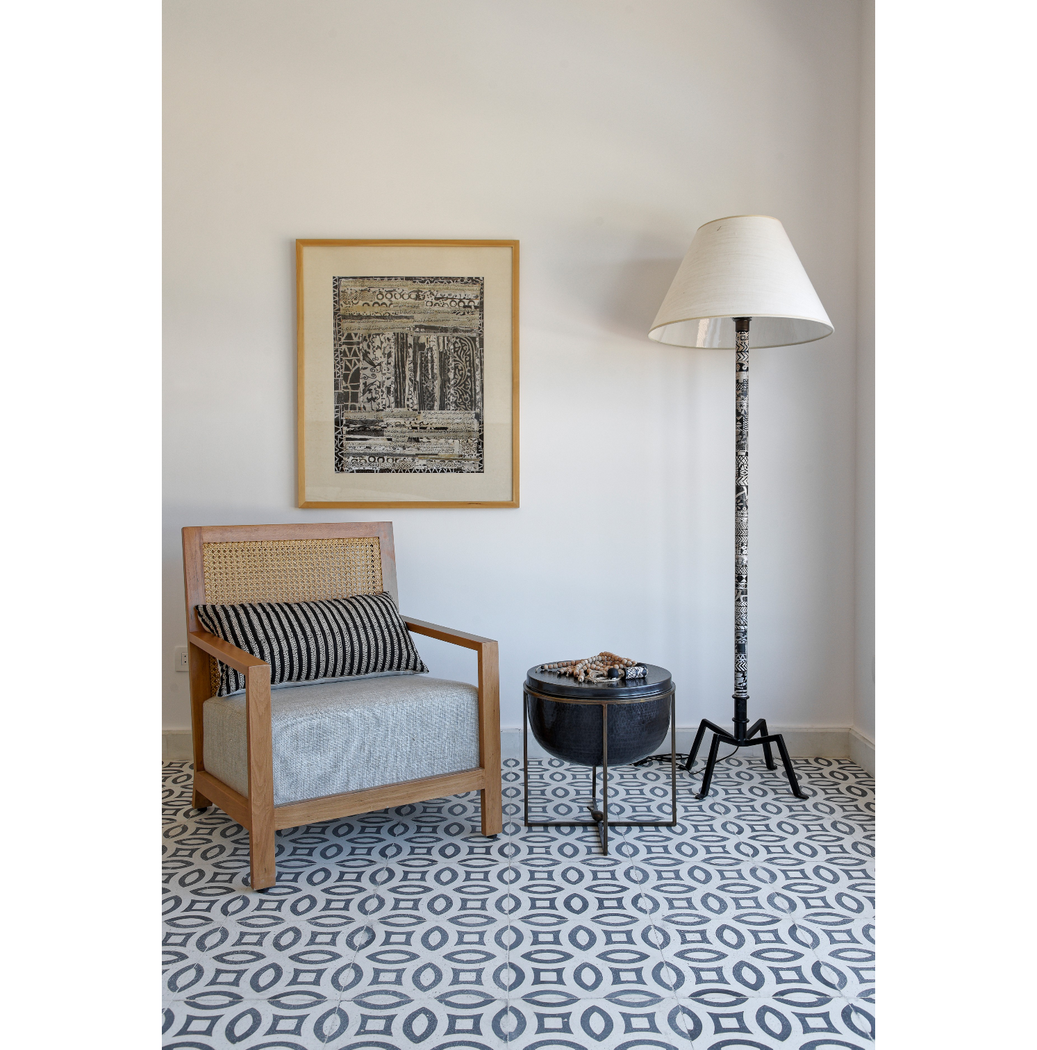 Collage Stand – Caravanserai
